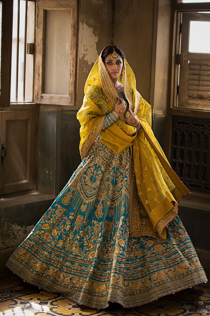 Traditional Pishwas and Dupatta Pakistani Bridal Dress – Nameera by Farooq