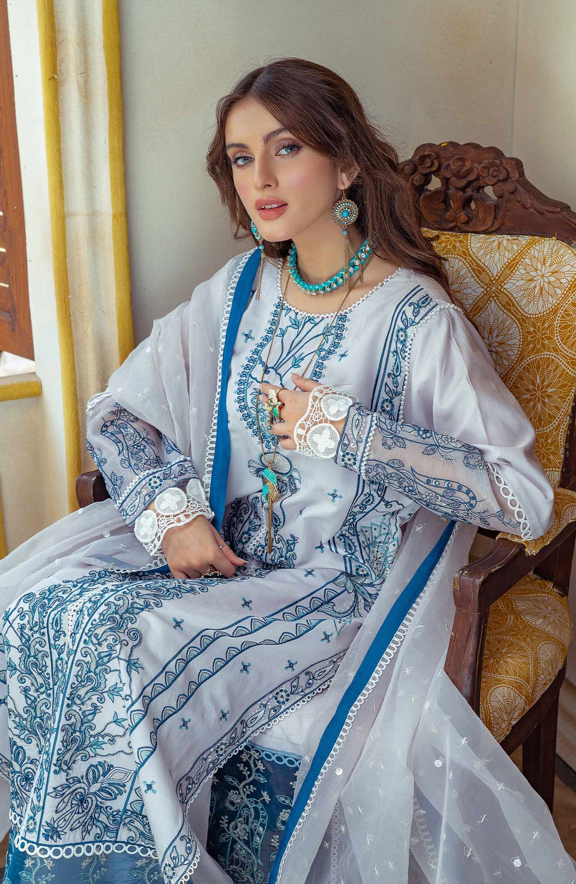 Buy Pakistani Embroidered Punjabi Suit in Salwar Kameez Style – Nameera ...