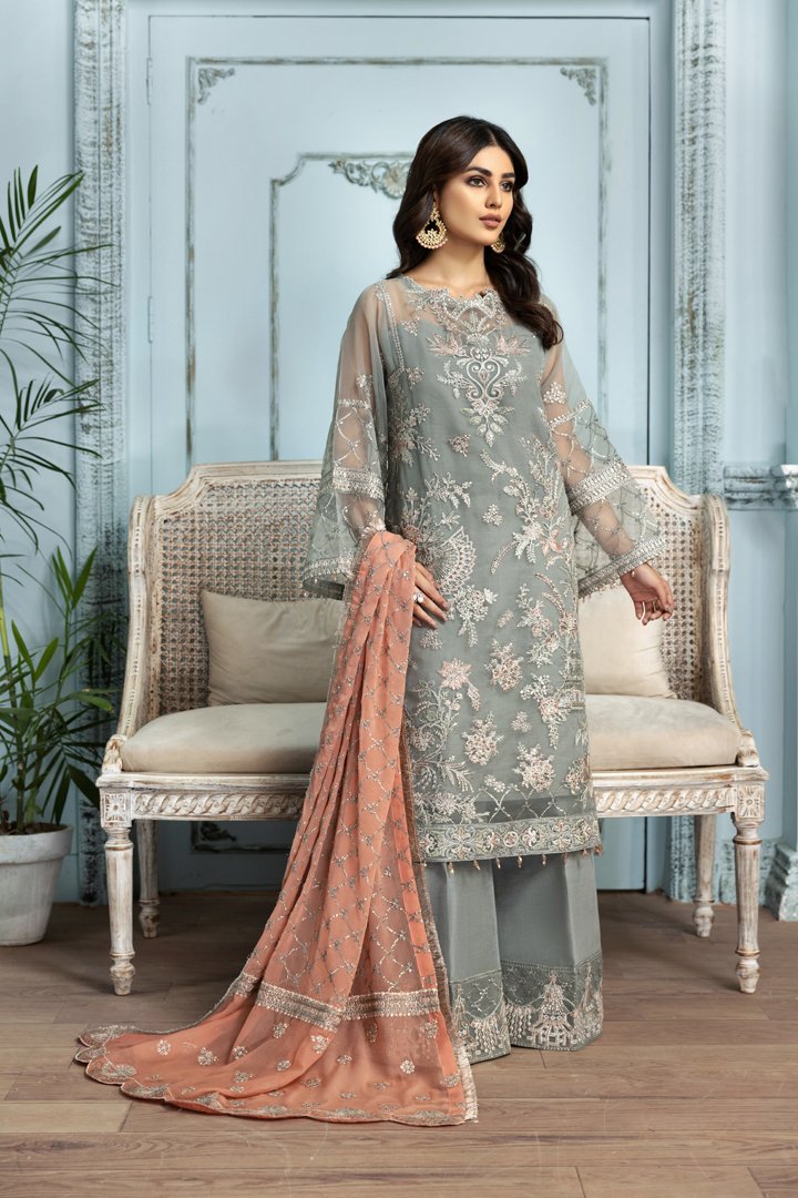 Traditional Dress Pakistani in Light Grey Shade Online 2022 – Nameera ...