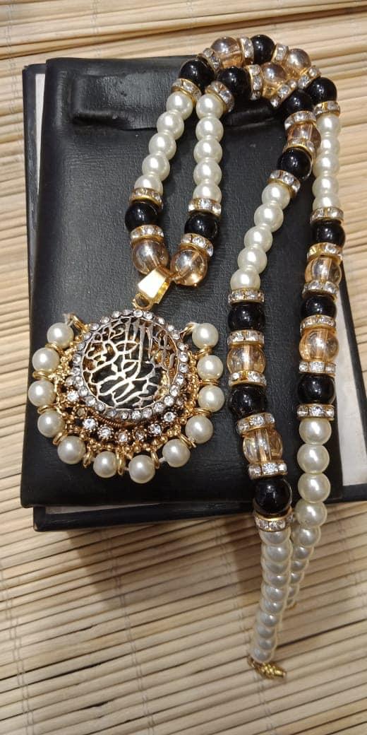 Buy White Mala Pendant Set Latest Designs – Nameera by Farooq